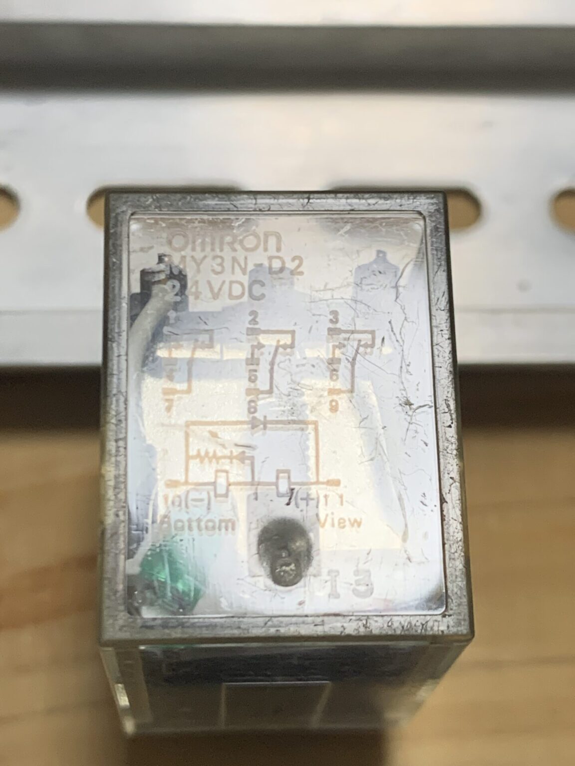 オムロン PLC 配線から動作させるまで 配線編 | bakki DIY