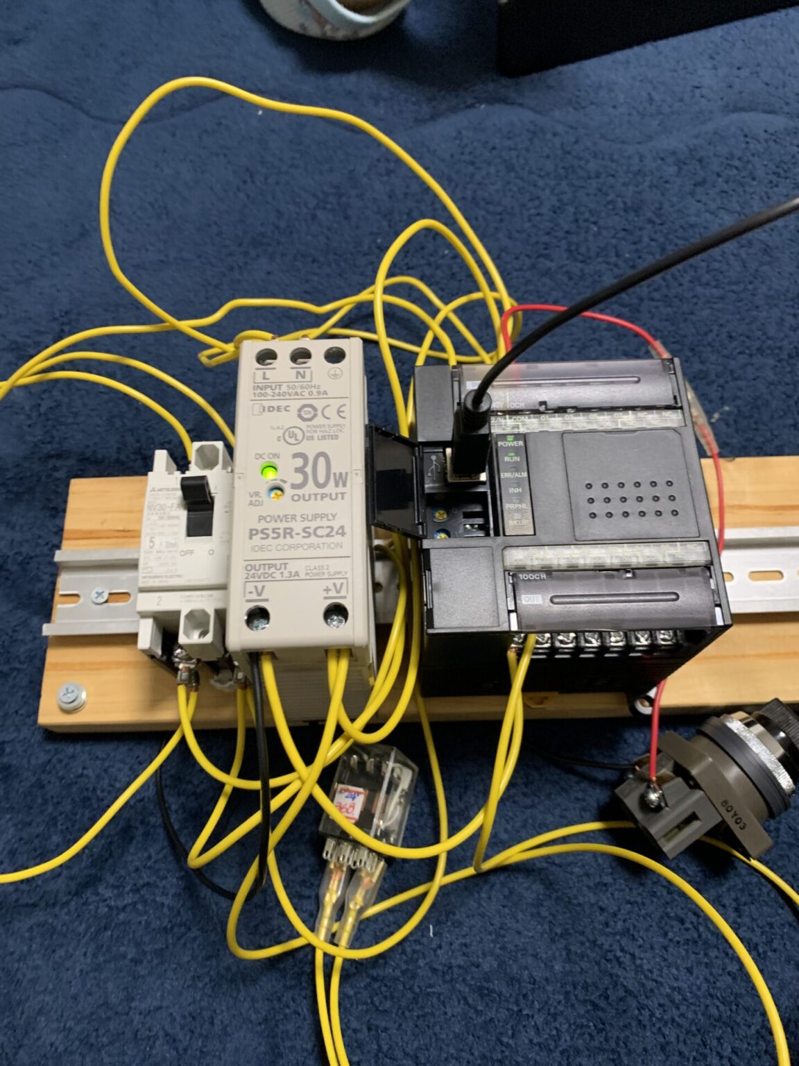 オムロン PLC 配線から動作させるまで 配線編 | bakki DIY